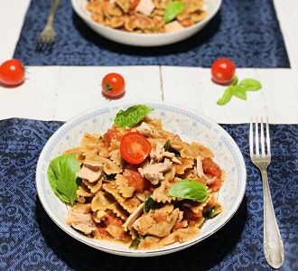 Farfalle cu ton și sos de roșii, rețetă italienească | Chef Nicolaie ...