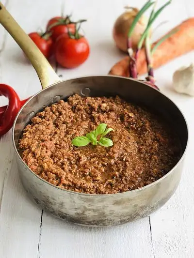 Sos Bolognese - Ragu Bolognese din carne de vită pentru paste și ...