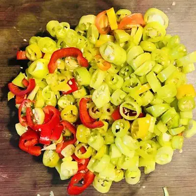 Ardei iuți bulgărești murați cu miere ca la tanti Florica de la Recaș ...