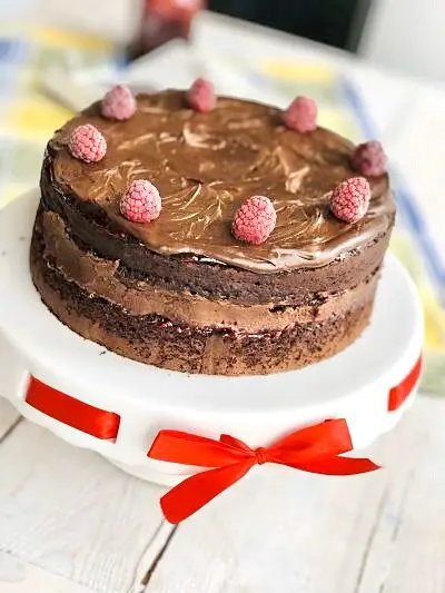 Tort de post cu ciocolată, unt de arahide și zmeură | Chef Nicolaie Tomescu
