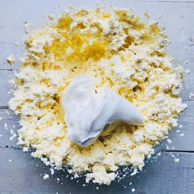 Cremă de brânză Liptauer - Rețetă ușoară și rapidă, gata în numai 10 ...