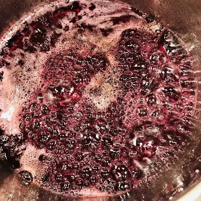 Dulceață de struguri negrii din numai 3 ingrediente și fără conservanți ...