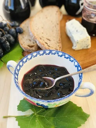 Dulceață de struguri negrii din numai 3 ingrediente și fără conservanți ...