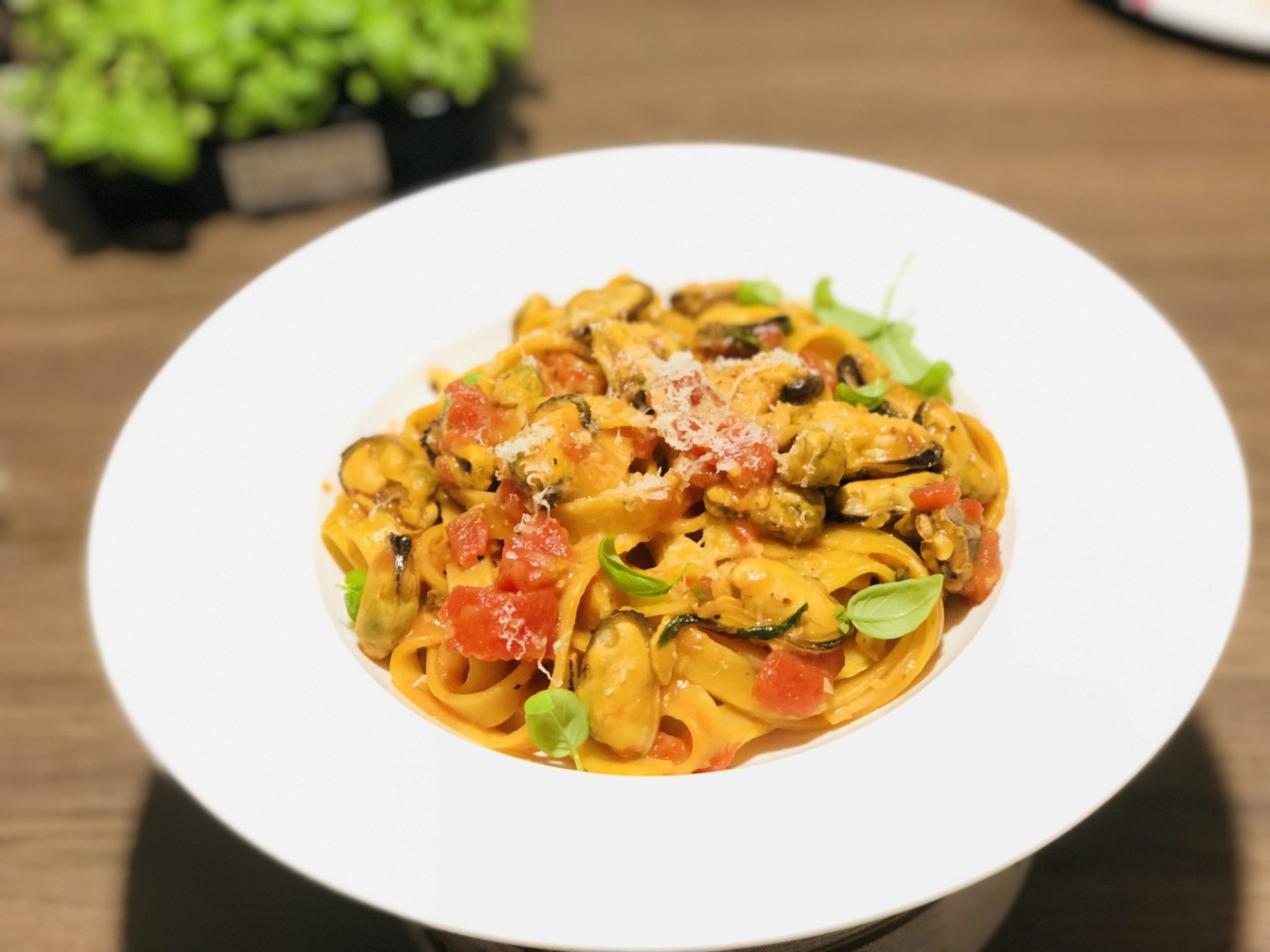 Tagliatelle cu midii, roșii, usturoi simple și gustoase | Chef Nicolaie ...